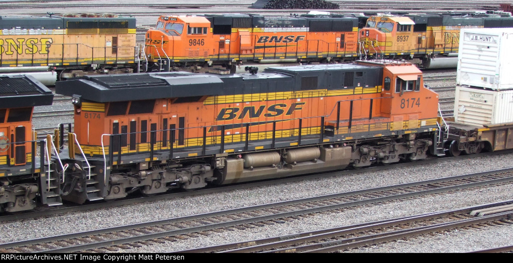 BNSF 8174